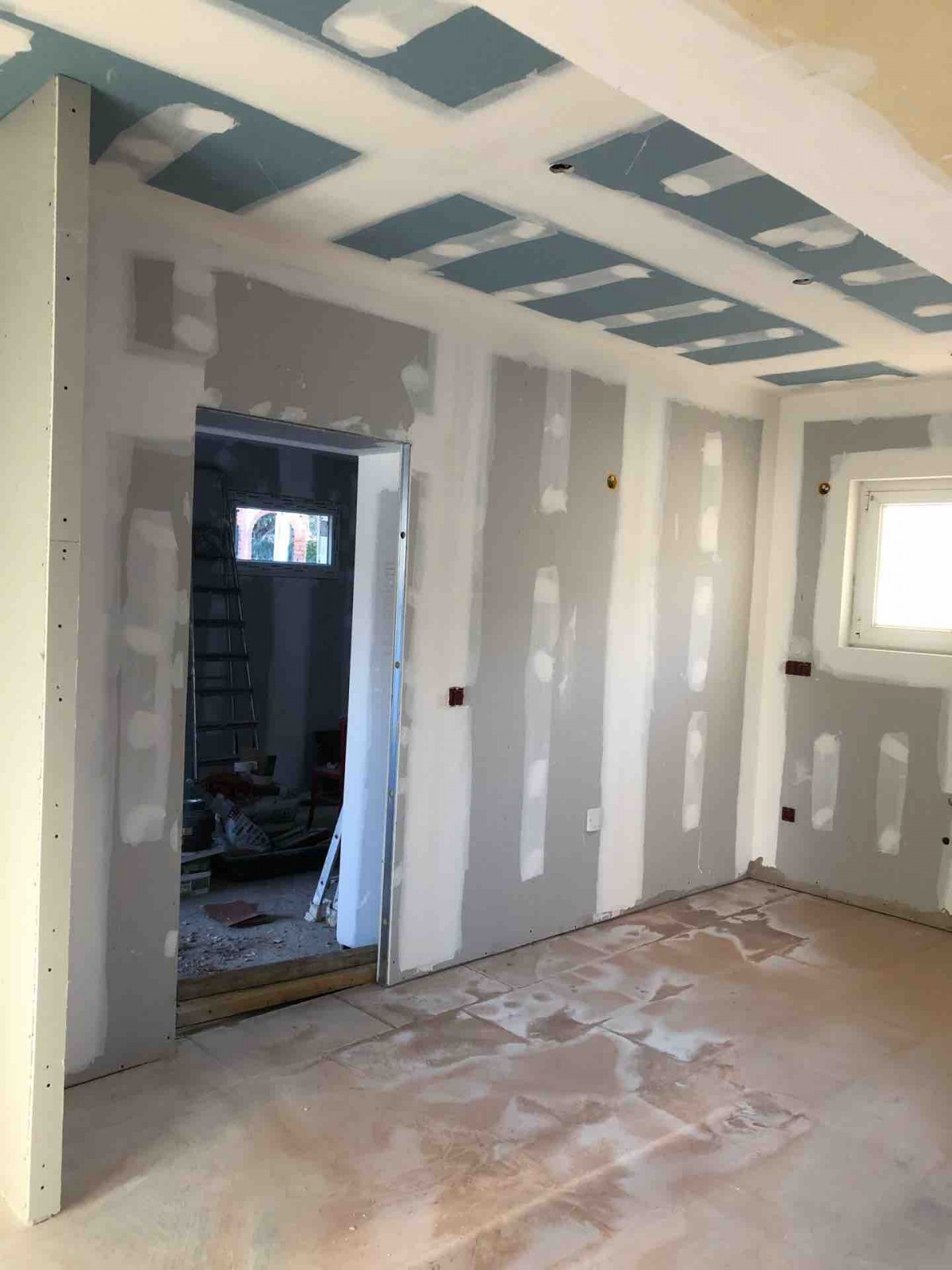 Plaquiste, isolation thermique des murs d'une maison par l'intérieur à ...